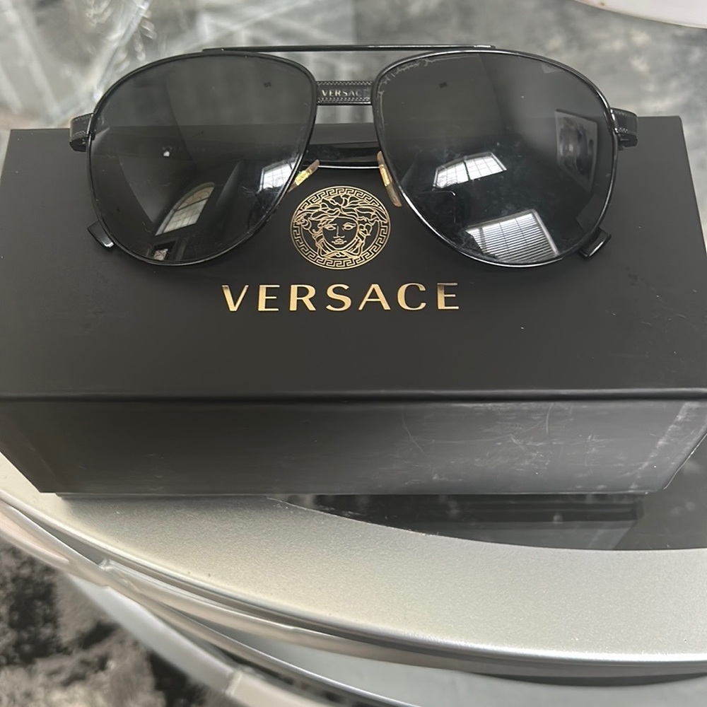 Versace Black Aviator Sunglasses - Gem